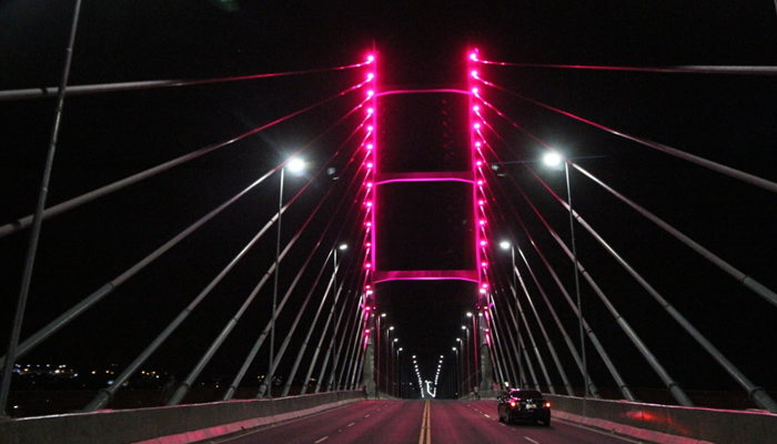 Hortolândia ilumina ponte de rosa para homenagear 'Mês da Mulher ...